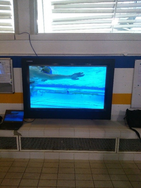 Poolside digital signage – dive right in